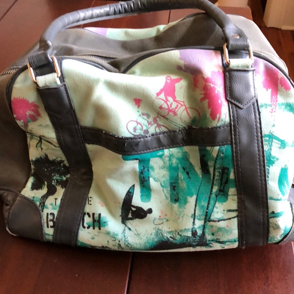 Aritzia | Bags | Aritzia Tna Duffle Canvas California Vibe Well ...
